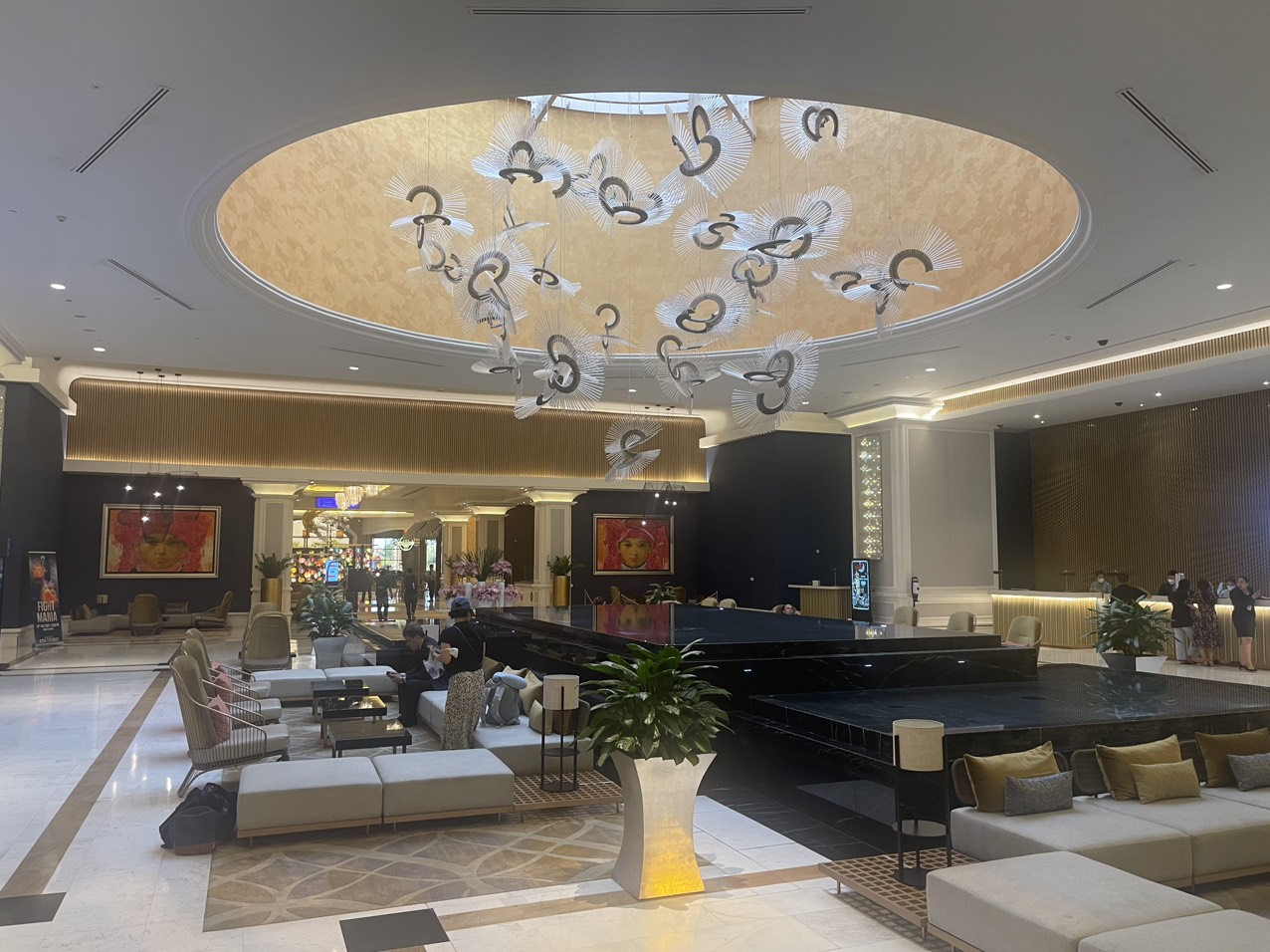 Thuê xe MGM đi The Grand Ho Tram Strip